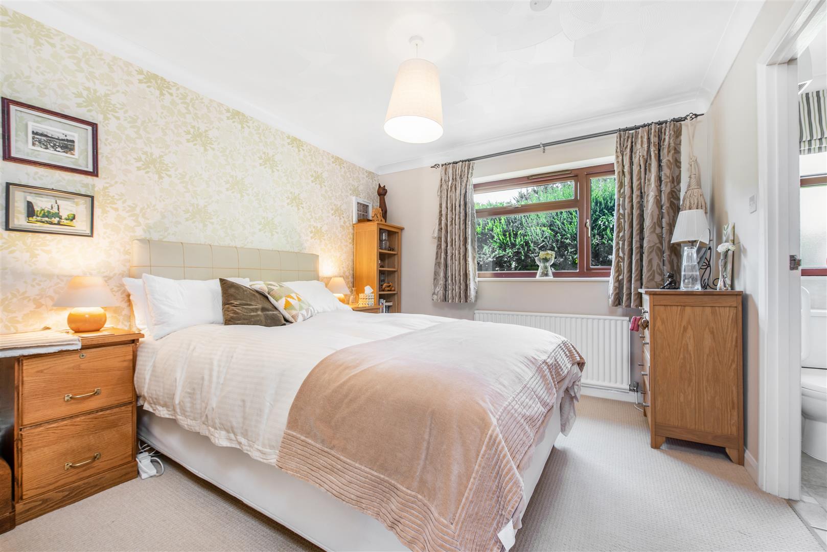 Woodside Road, Winkfield - Osborne Heath