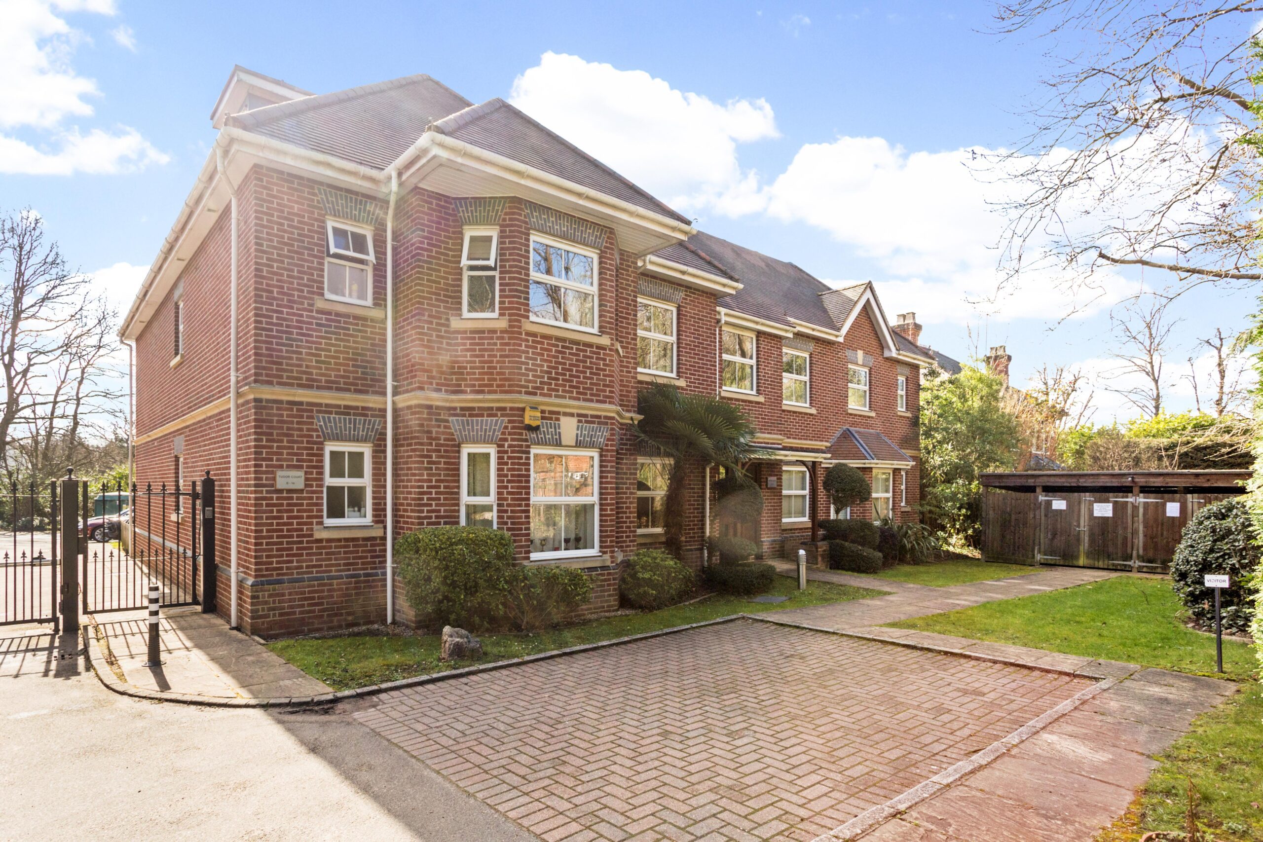 Tudor Court, Windlesham - Osborne Heath