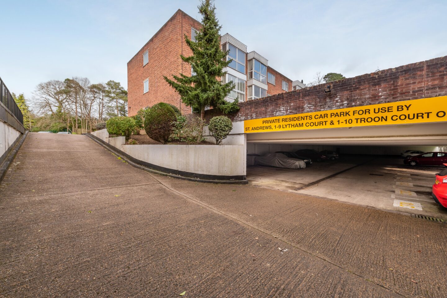 St Andrews Court, Sunninghill - Osborne Heath