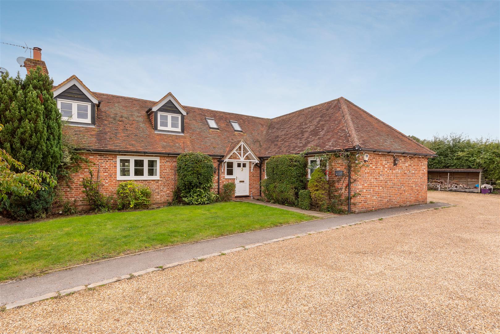 Lower Farm, St. Leonards Hill, Windsor - Osborne Heath