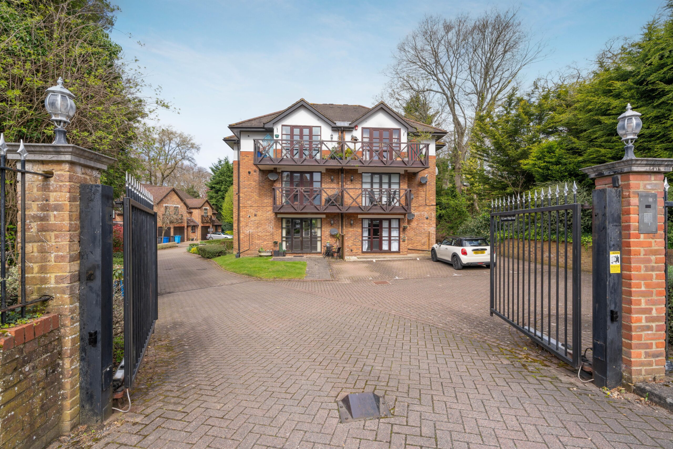 Sunning House, Sunninghill - Osborne Heath