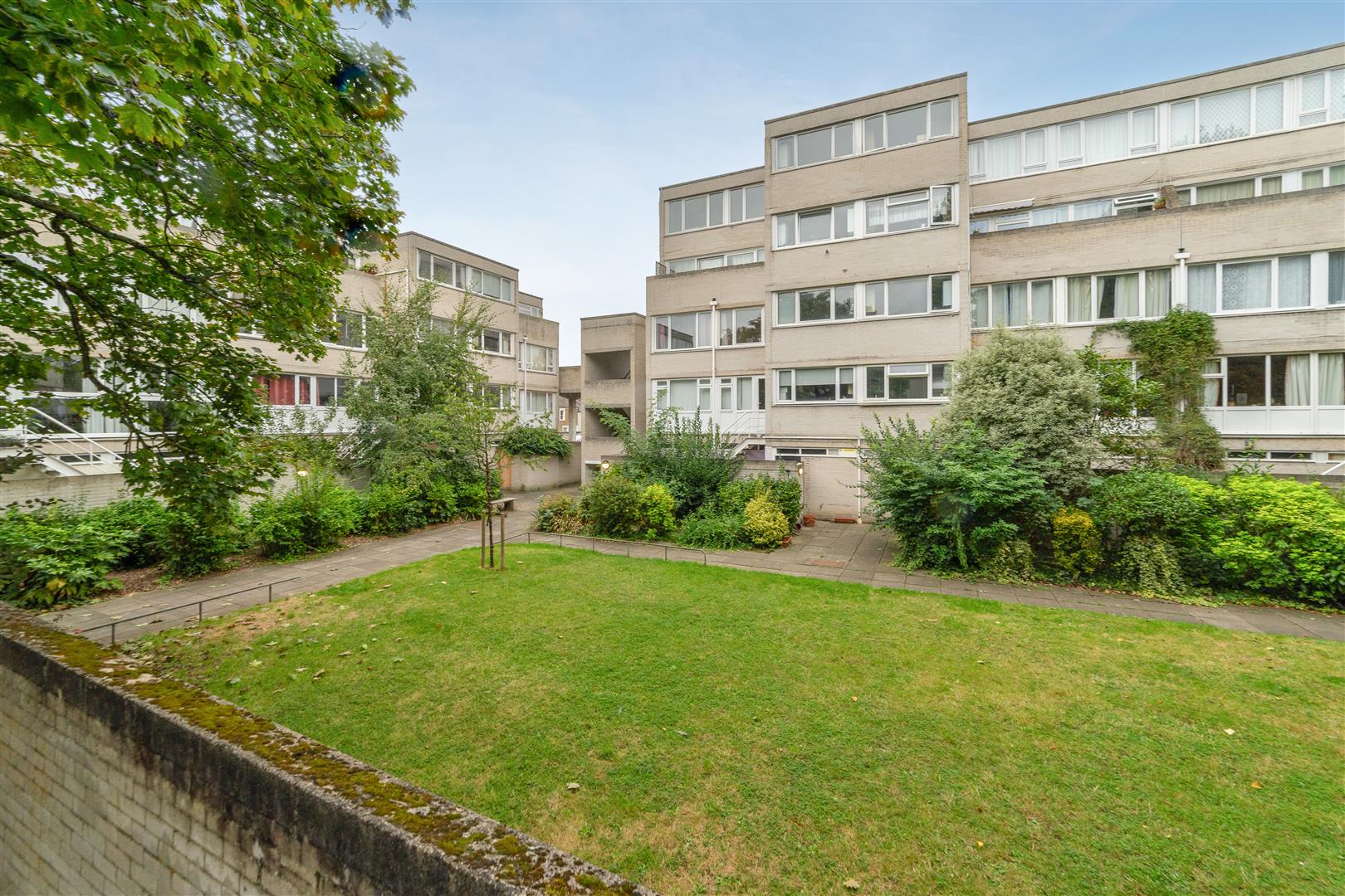 Mountbatten Square, Windsor - Osborne Heath