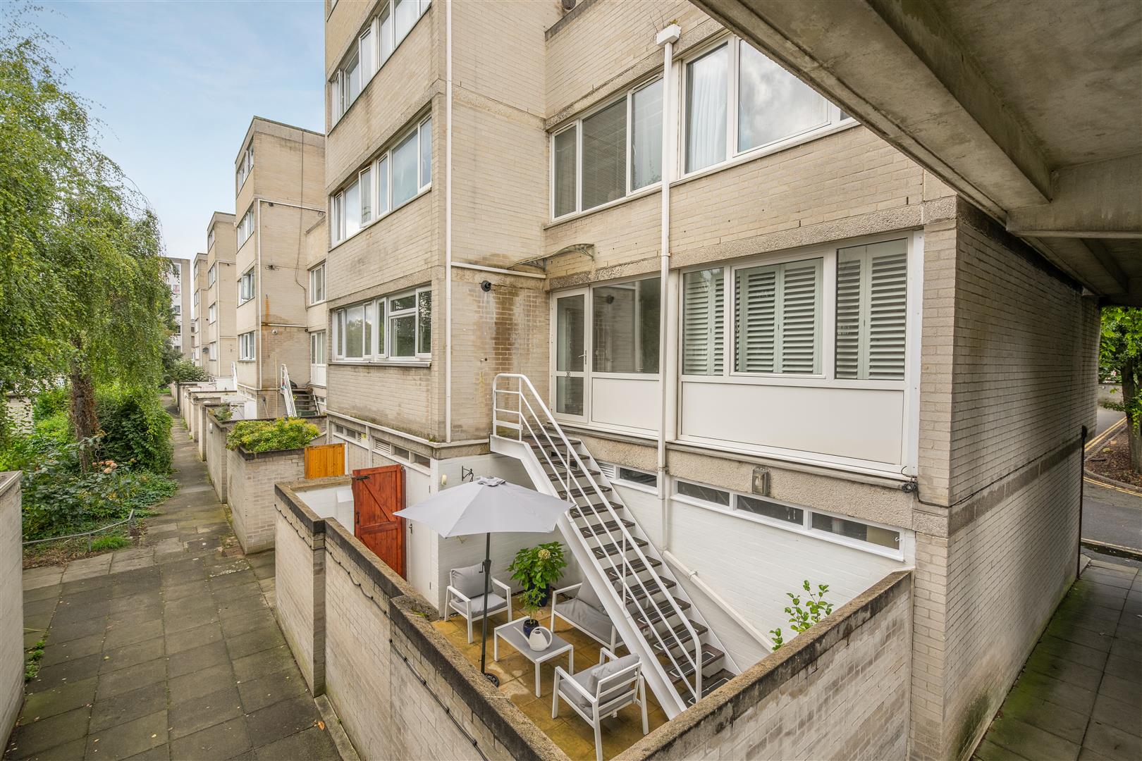 Mountbatten Square, Windsor - Osborne Heath